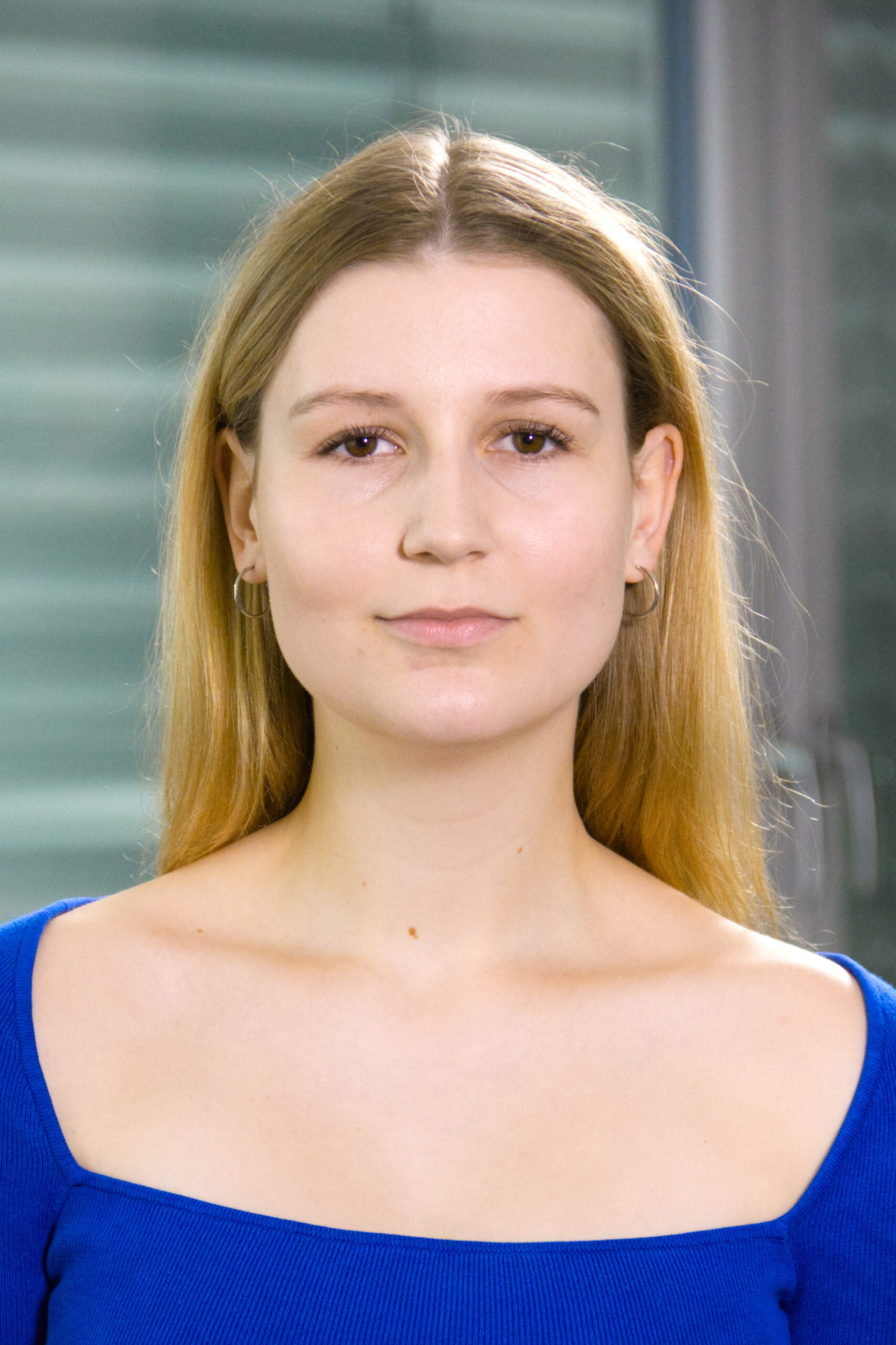 Kontakt – Vanessa Louis